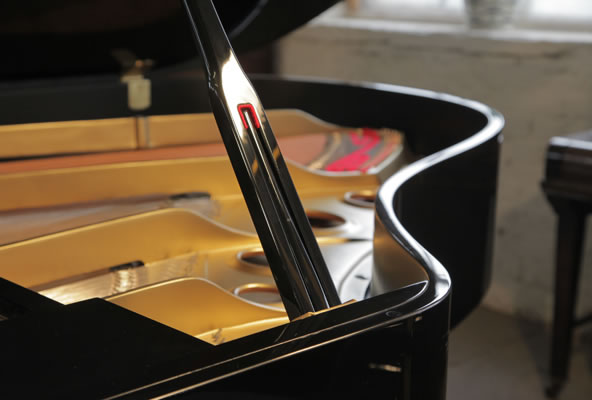 Yamaha C3 grand piano for sale with a black case. Modern Yamaha C3 ...